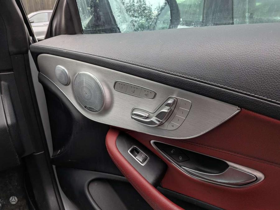 Grey Mercedes-Benz C43 AMG 2020 in Marijampole, with an engine capacity of 3.00 L and mileage of 109 thousand km for 17500 €, photo 8 on AUTOMOTO.COM.LV
