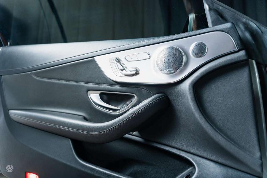 Серый Мерседес C43 AMG 2019 в Вильнюс, объемом двигателя 3.00 л и пробегом 71 тыс. км за 34998 €, фото 20 на AUTOMOTO.COM.LV