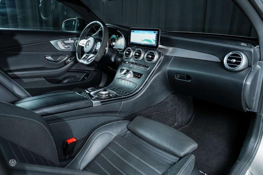 Серый Мерседес C43 AMG 2019 в Вильнюс, объемом двигателя 3.00 л и пробегом 71 тыс. км за 34998 €, фото 31 на AUTOMOTO.COM.LV