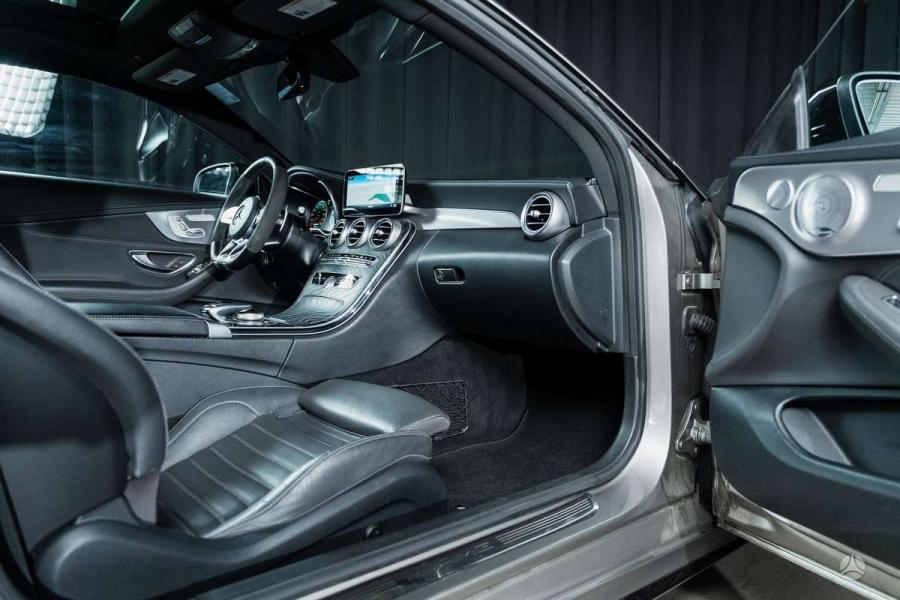 Серый Мерседес C43 AMG 2019 в Вильнюс, объемом двигателя 3.00 л и пробегом 71 тыс. км за 34998 €, фото 32 на AUTOMOTO.COM.LV