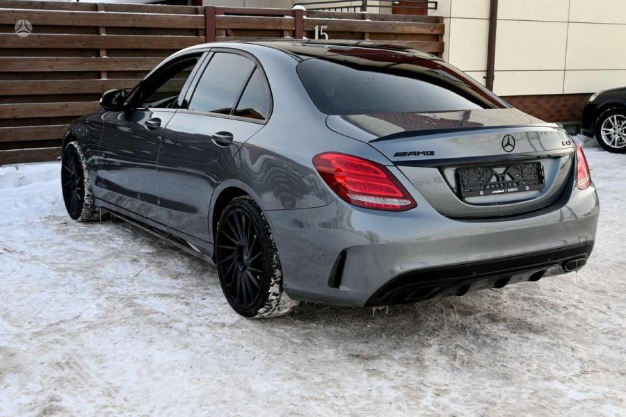 Pelēks Mercedes-Benz C43 AMG 2018 Kretinga, ar dzinēja tilpumu 3.00 L un nobraukumu 97 tūkst. km par 26999 €, foto 10 vietnē AUTOMOTO.COM.LV