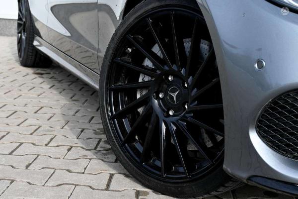 Grey Mercedes-Benz C43 AMG 2018 in Kretinga, with an engine capacity of 3.00 L and mileage of 97 thousand km for 23999 €, photo 7 on AUTOMOTO.COM.LV