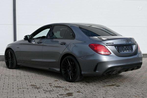 Grey Mercedes-Benz C43 AMG 2018 in Kretinga, with an engine capacity of 3.00 L and mileage of 97 thousand km for 23999 €, photo 8 on AUTOMOTO.COM.LV