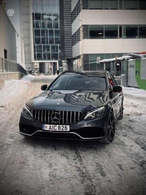 Pelēks Mercedes-Benz C43 AMG 2017 Viļņa, ar dzinēja tilpumu 3.00 L un nobraukumu 82 tūkst. km par 27500 €, foto  vietnē AUTOMOTO.COM.LV