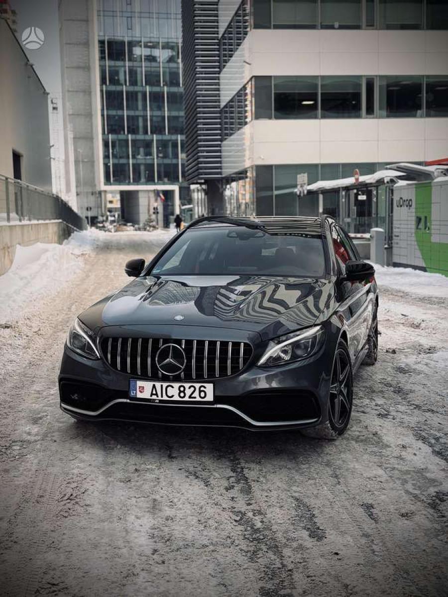 Pelēks Mercedes-Benz C43 AMG 2017 Viļņa, ar dzinēja tilpumu 3.00 L un nobraukumu 82 tūkst. km par 27500 €, foto 1 vietnē AUTOMOTO.COM.LV