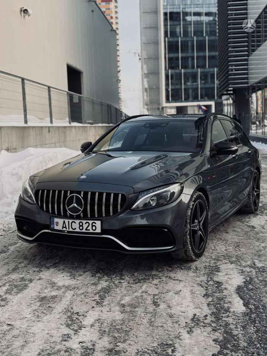 Pelēks Mercedes-Benz C43 AMG 2017 Viļņa, ar dzinēja tilpumu 3.00 L un nobraukumu 82 tūkst. km par 27500 €, foto 3 vietnē AUTOMOTO.COM.LV