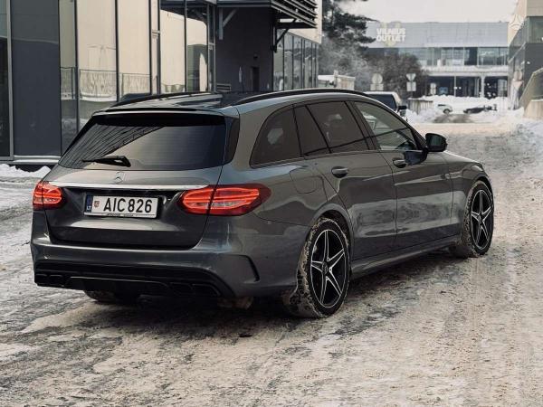Grey Mercedes-Benz C43 AMG 2017 in Vilnius, with an engine capacity of 3.00 L and mileage of 82 thousand km for 27500 €, photo 4 on AUTOMOTO.COM.LV