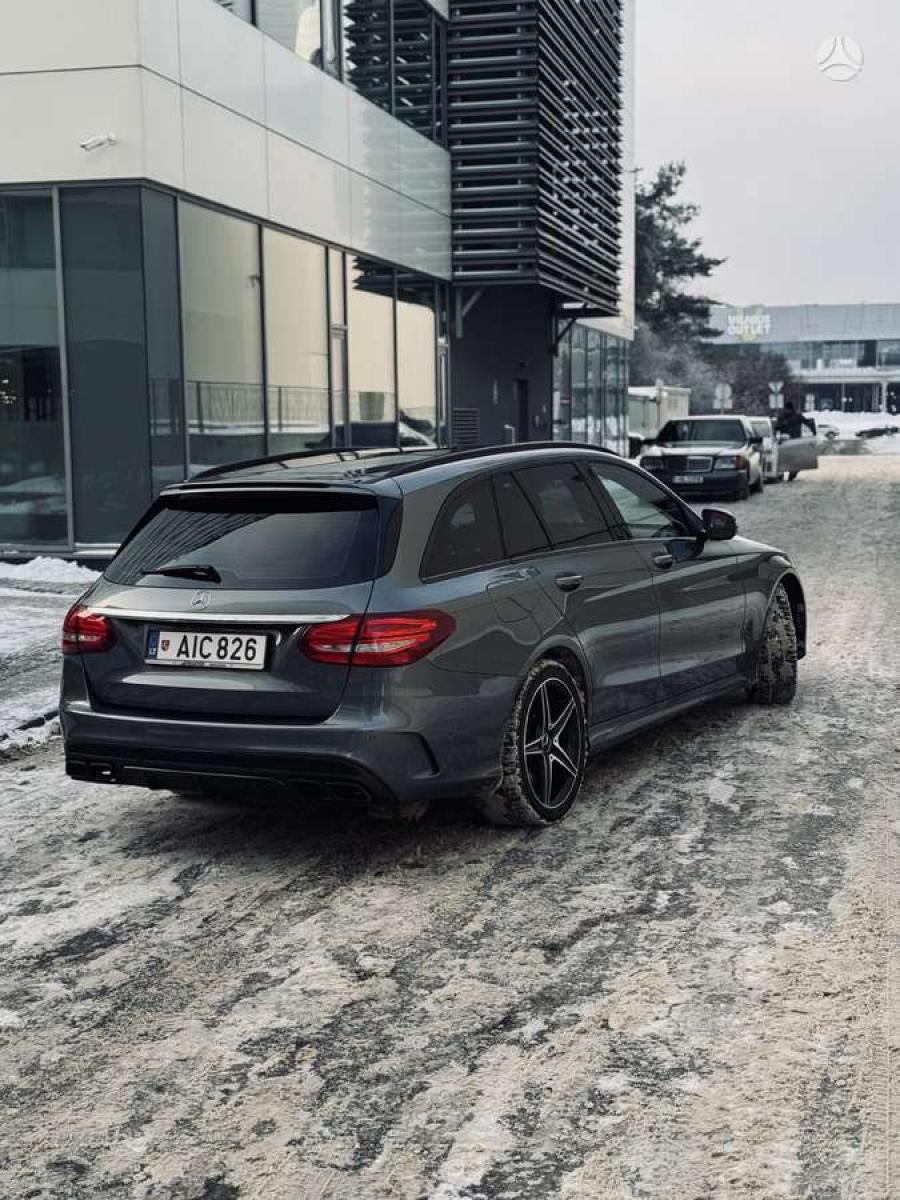 Pelēks Mercedes-Benz C43 AMG 2017 Viļņa, ar dzinēja tilpumu 3.00 L un nobraukumu 82 tūkst. km par 27500 €, foto 5 vietnē AUTOMOTO.COM.LV
