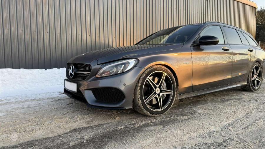 Pelēks Mercedes-Benz C43 AMG 2017 Viļņa, ar dzinēja tilpumu 3.00 L un nobraukumu 201 tūkst. km par 21000 €, foto 5 vietnē AUTOMOTO.COM.LV