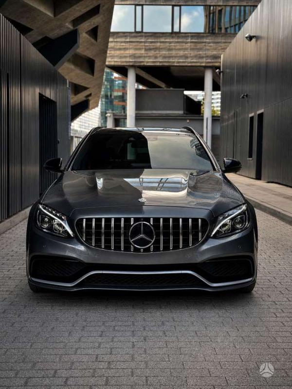 Grey Mercedes-Benz C43 AMG 2017 in Vilnius, with an engine capacity of 3.00 L and mileage of 86 thousand km for 25500 €, photo 2 on AUTOMOTO.COM.LV