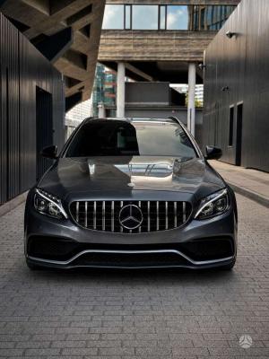 Pelēks Mercedes-Benz C43 AMG 2017 Viļņa, ar dzinēja tilpumu 3.00 L un nobraukumu 86 tūkst. km par 25500 €, foto 3 vietnē AUTOMOTO.COM.LV