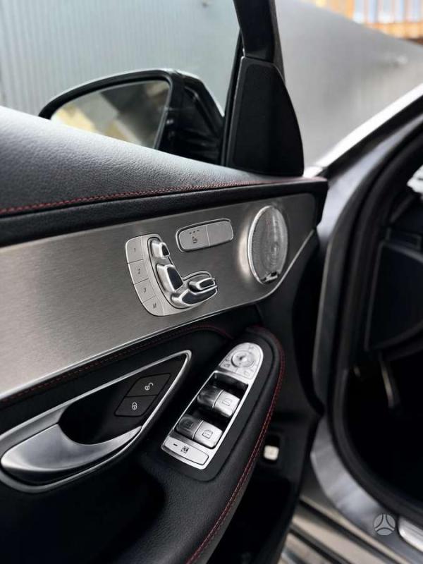 Grey Mercedes-Benz C43 AMG 2017 in Vilnius, with an engine capacity of 3.00 L and mileage of 86 thousand km for 25500 €, photo 7 on AUTOMOTO.COM.LV