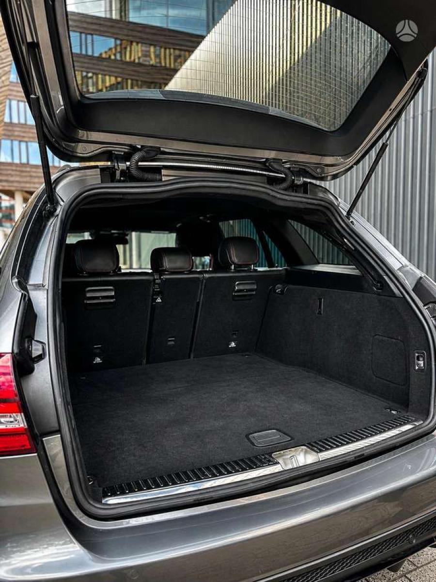 Pelēks Mercedes-Benz C43 AMG 2017 Viļņa, ar dzinēja tilpumu 3.00 L un nobraukumu 86 tūkst. km par 25500 €, foto 13 vietnē AUTOMOTO.COM.LV