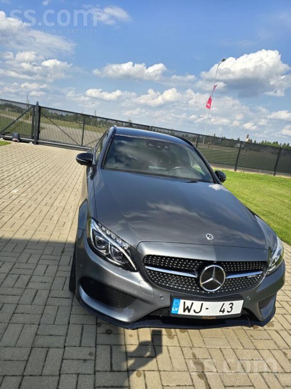 Grey Mercedes-Benz C43 AMG 2017 in Jekabpils, with an engine capacity of 3.00 L and mileage of 114 thousand km for 22200 €, photo 8 on AUTOMOTO.COM.LV