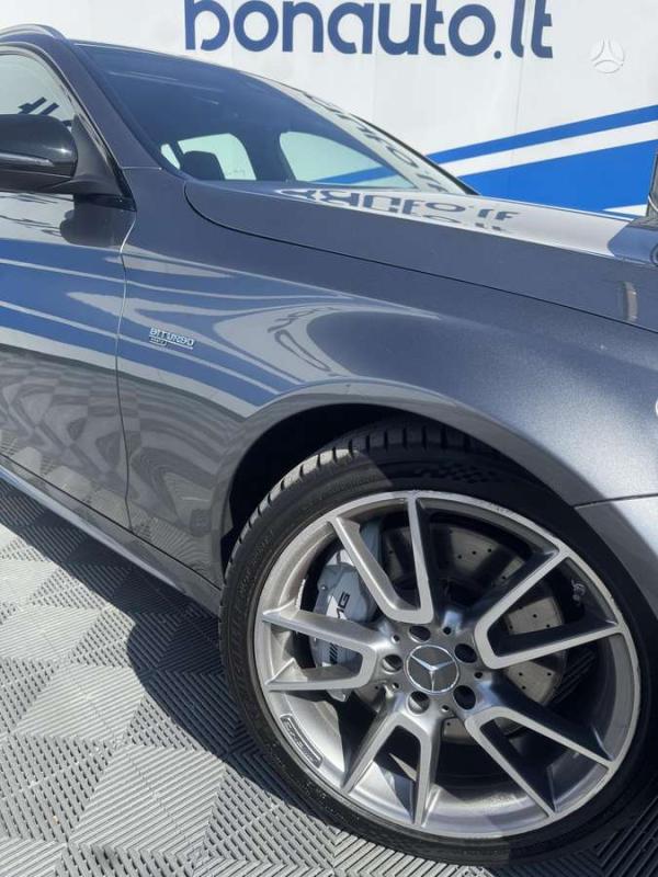Grey Mercedes-Benz C43 AMG 2017 in Kaunas, with an engine capacity of 3.00 L and mileage of 200 thousand km for 21850 €, photo 3 on AUTOMOTO.COM.LV