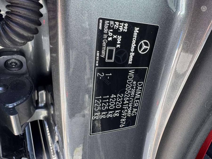 Grey Mercedes-Benz C43 AMG 2017 in Kaunas, with an engine capacity of 3.00 L and mileage of 200 thousand km for 21850 €, photo 18 on AUTOMOTO.COM.LV