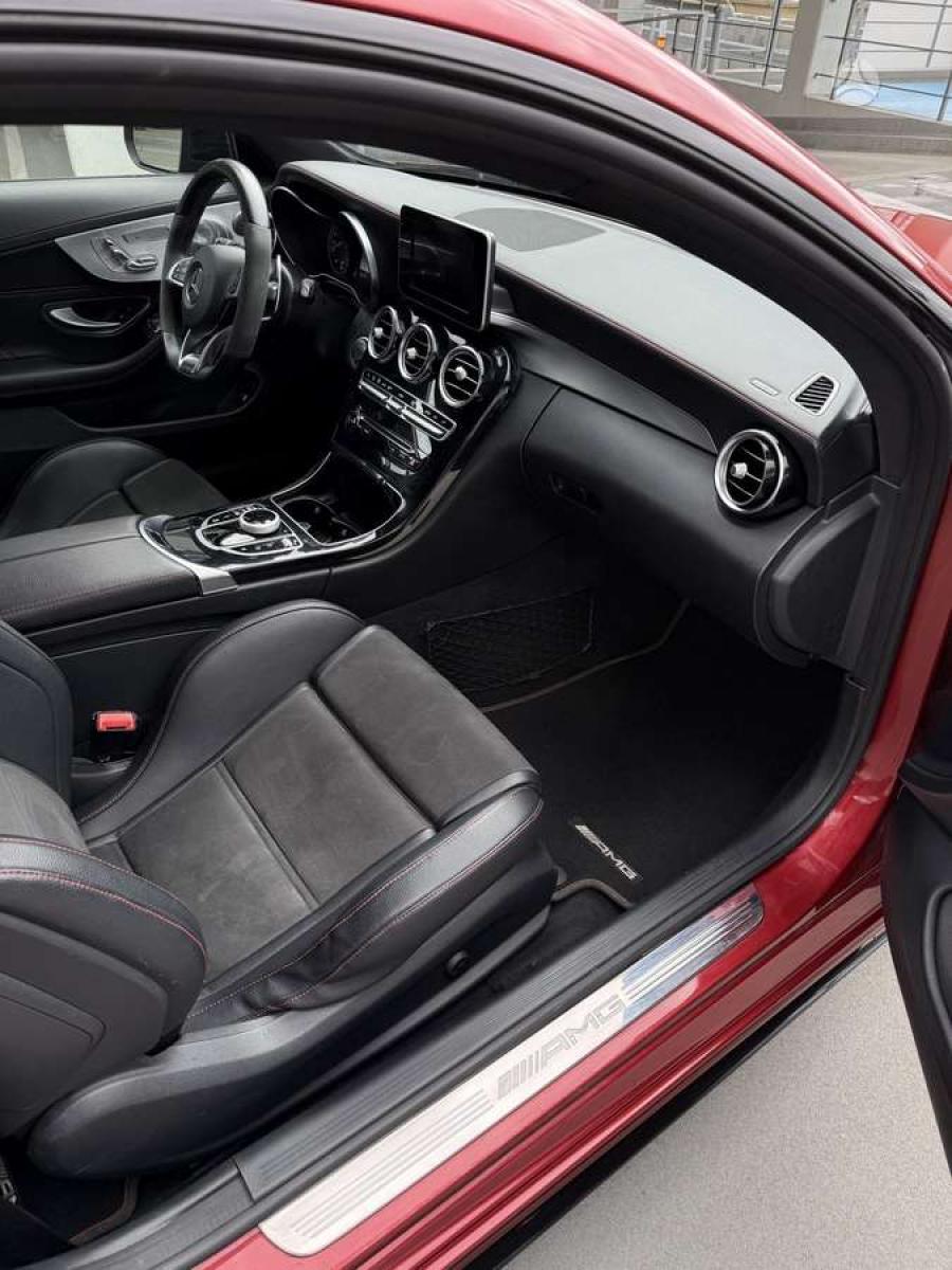 Красный Мерседес C43 AMG 2017 в Вильнюс, объемом двигателя 3.00 л и пробегом 76 тыс. км за 27999 €, фото 9 на AUTOMOTO.COM.LV