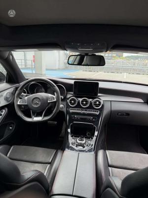 Красный Мерседес C43 AMG 2017 в Вильнюс, объемом двигателя 3.00 л и пробегом 76 тыс. км за 27999 €, фото 12 на AUTOMOTO.COM.LV