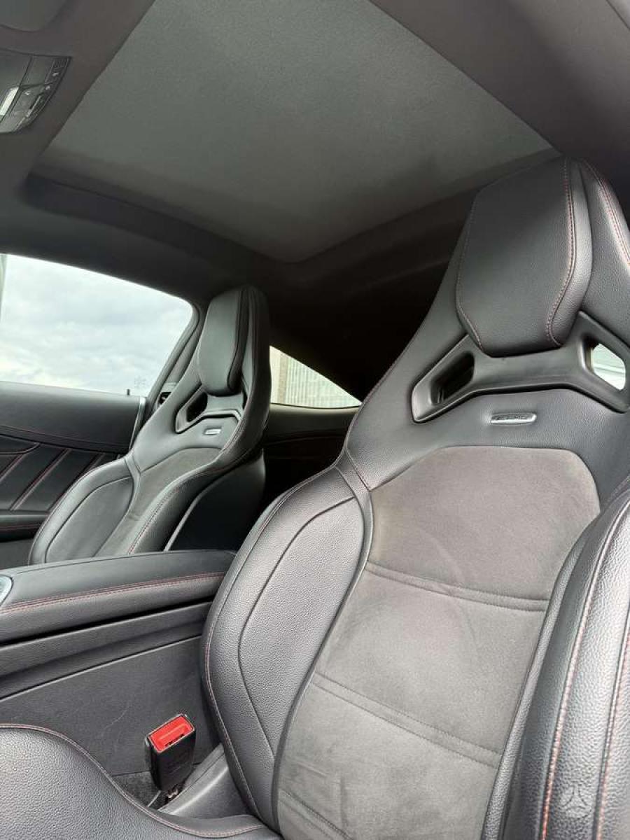 Красный Мерседес C43 AMG 2017 в Вильнюс, объемом двигателя 3.00 л и пробегом 76 тыс. км за 27999 €, фото 13 на AUTOMOTO.COM.LV