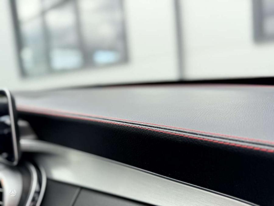 Red Mercedes-Benz C43 AMG 2020 in Vilnius, with an engine capacity of 3.00 L and mileage of 58 thousand km for 33500 €, photo 18 on AUTOMOTO.COM.LV