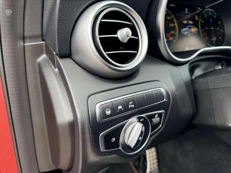 Red Mercedes-Benz C43 AMG 2020 in Vilnius, with an engine capacity of 3.00 L and mileage of 58 thousand km for 33500 €, photo 22 on AUTOMOTO.COM.LV