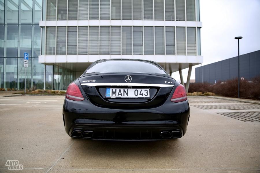 Mercedes-Benz C43 AMG 2017 in Vilnius, with an engine capacity of 3.00 L and mileage of 151 thousand km for 29500 €, photo 4 on AUTOMOTO.COM.LV