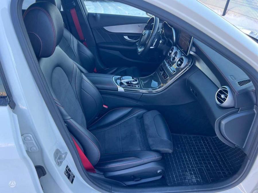 White Mercedes-Benz C43 AMG 2015 in Tallinn, with an engine capacity of 3.00 L and mileage of 185 thousand km for 25990 €, photo 29 on AUTOMOTO.COM.LV