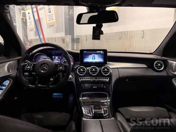 Белый Мерседес C43 AMG 2017 в Рига, объемом двигателя 3.00 л и пробегом 150 тыс. км за 26000 €, фото 3 на AUTOMOTO.COM.LV