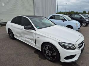 Белый Мерседес C43 AMG 2017 в Клайпеда, объемом двигателя 3.00 л и пробегом 102 тыс. км за 13600 €, фото 5 на AUTOMOTO.COM.LV
