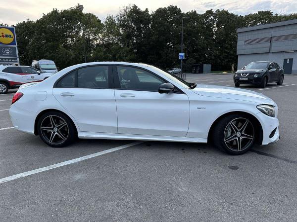 White Mercedes-Benz C43 AMG 2017 in Vilnius, with an engine capacity of 3.00 L and mileage of 139 thousand km for 22500 €, photo 4 on AUTOMOTO.COM.LV