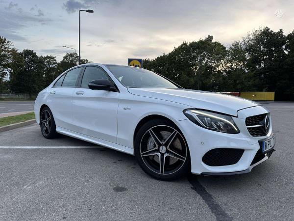 White Mercedes-Benz C43 AMG 2017 in Vilnius, with an engine capacity of 3.00 L and mileage of 139 thousand km for 22500 €, photo 5 on AUTOMOTO.COM.LV