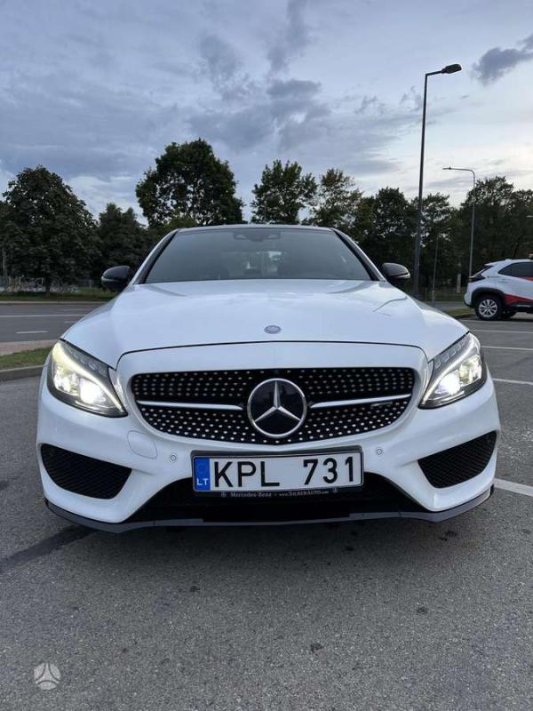 White Mercedes-Benz C43 AMG 2017 in Vilnius, with an engine capacity of 3.00 L and mileage of 139 thousand km for 22500 €, photo 6 on AUTOMOTO.COM.LV