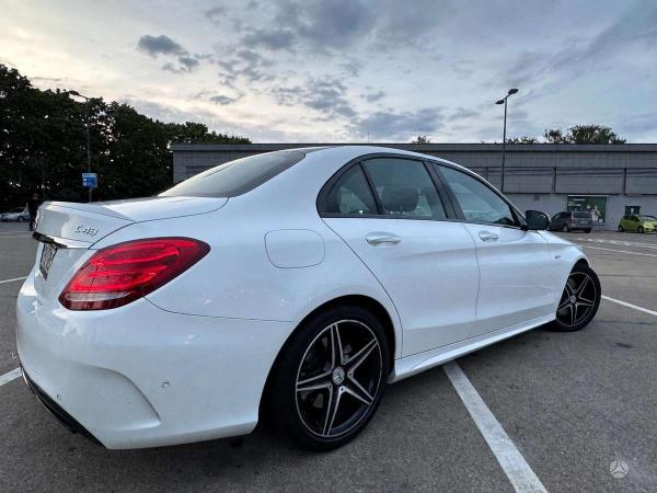 White Mercedes-Benz C43 AMG 2017 in Vilnius, with an engine capacity of 3.00 L and mileage of 139 thousand km for 22500 €, photo 7 on AUTOMOTO.COM.LV