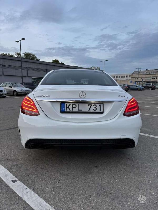 White Mercedes-Benz C43 AMG 2017 in Vilnius, with an engine capacity of 3.00 L and mileage of 139 thousand km for 22500 €, photo 9 on AUTOMOTO.COM.LV