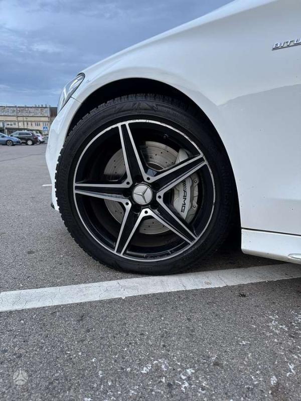 White Mercedes-Benz C43 AMG 2017 in Vilnius, with an engine capacity of 3.00 L and mileage of 139 thousand km for 22500 €, photo 10 on AUTOMOTO.COM.LV