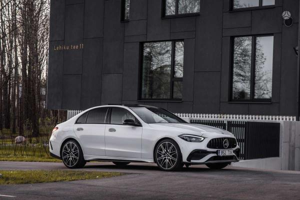 Белый Мерседес C43 AMG 2023 в Таллин, объемом двигателя 2.00 л и пробегом 25 тыс. км за 69990 €, фото 5 на AUTOMOTO.COM.LV