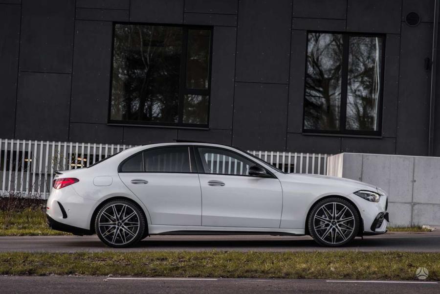 White Mercedes-Benz C43 AMG 2023 in Tallinn, with an engine capacity of 2.00 L and mileage of 25 thousand km for 69990 €, photo 6 on AUTOMOTO.COM.LV