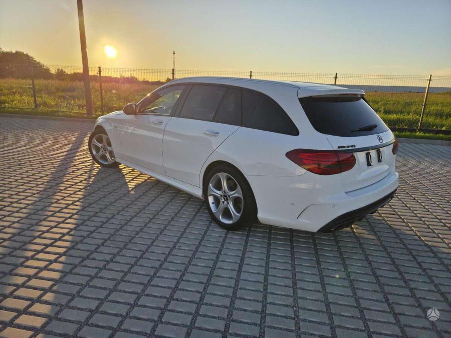 Белый Мерседес C43 AMG 2017 в Каунас, объемом двигателя 3.00 л и пробегом 147 тыс. км за 22990 €, фото 8 на AUTOMOTO.COM.LV