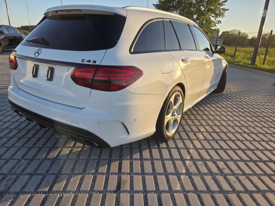 Белый Мерседес C43 AMG 2017 в Каунас, объемом двигателя 3.00 л и пробегом 147 тыс. км за 22990 €, фото 11 на AUTOMOTO.COM.LV