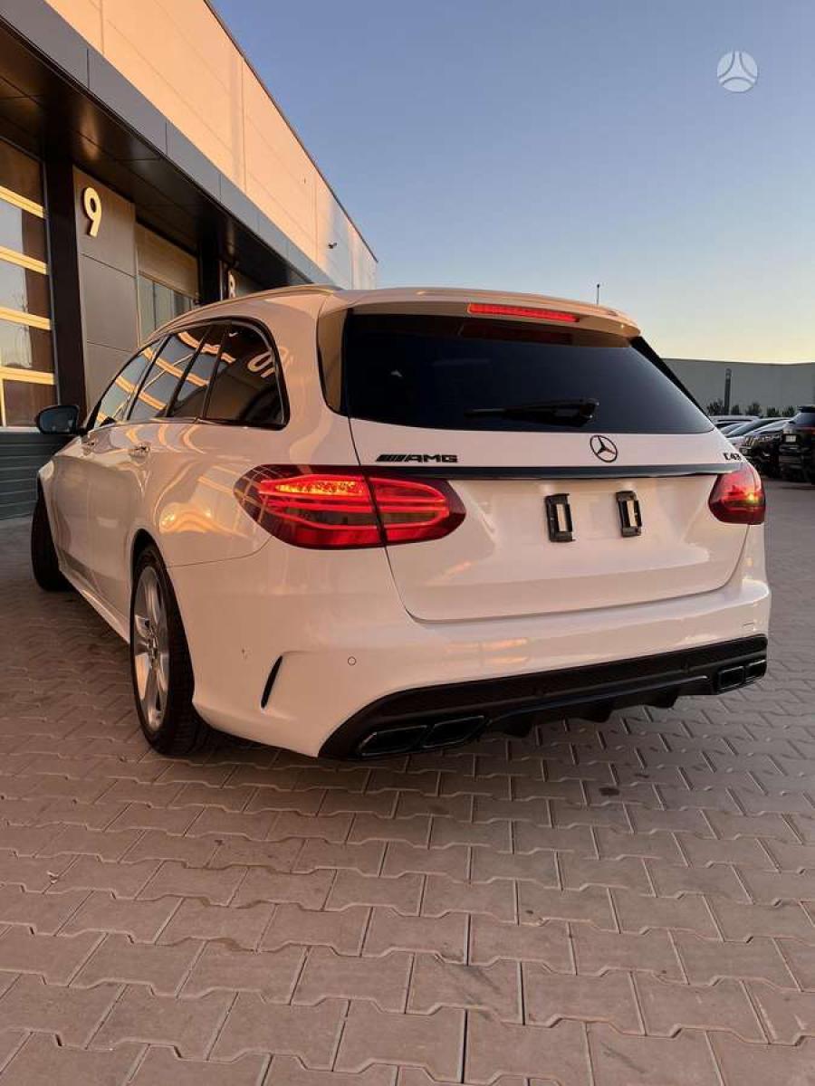 Белый Мерседес C43 AMG 2017 в Каунас, объемом двигателя 3.00 л и пробегом 147 тыс. км за 22990 €, фото 12 на AUTOMOTO.COM.LV