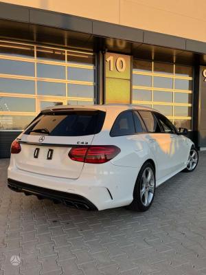Белый Мерседес C43 AMG 2017 в Каунас, объемом двигателя 3.00 л и пробегом 147 тыс. км за 22990 €, фото 13 на AUTOMOTO.COM.LV