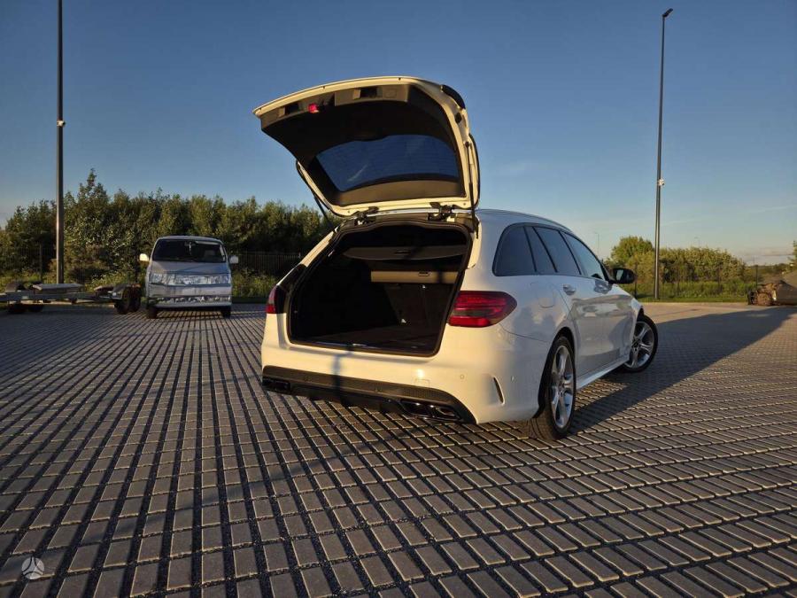 Белый Мерседес C43 AMG 2017 в Каунас, объемом двигателя 3.00 л и пробегом 147 тыс. км за 22990 €, фото 16 на AUTOMOTO.COM.LV