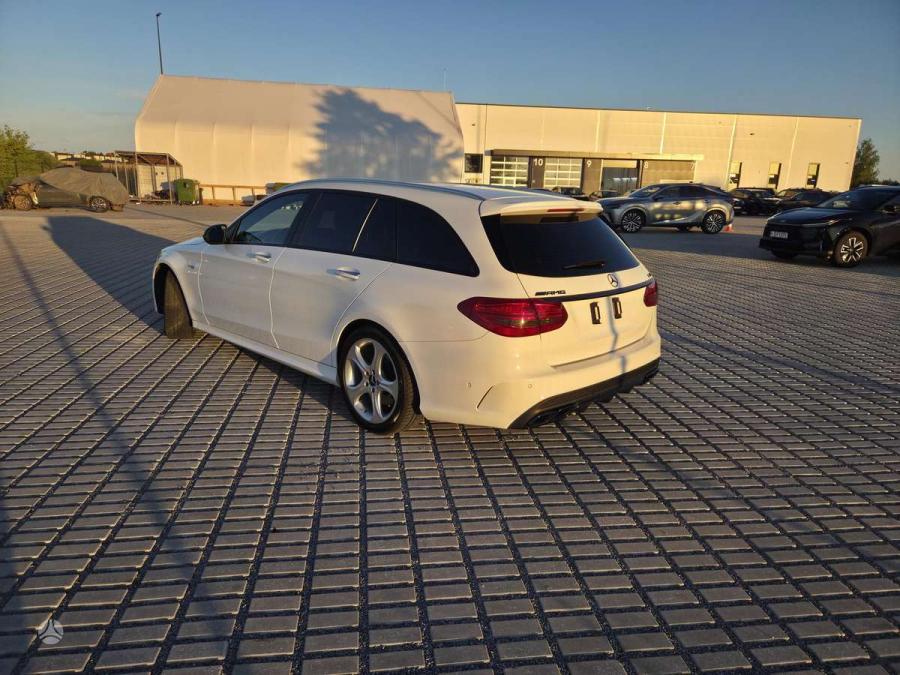 Белый Мерседес C43 AMG 2017 в Каунас, объемом двигателя 3.00 л и пробегом 147 тыс. км за 22990 €, фото 20 на AUTOMOTO.COM.LV