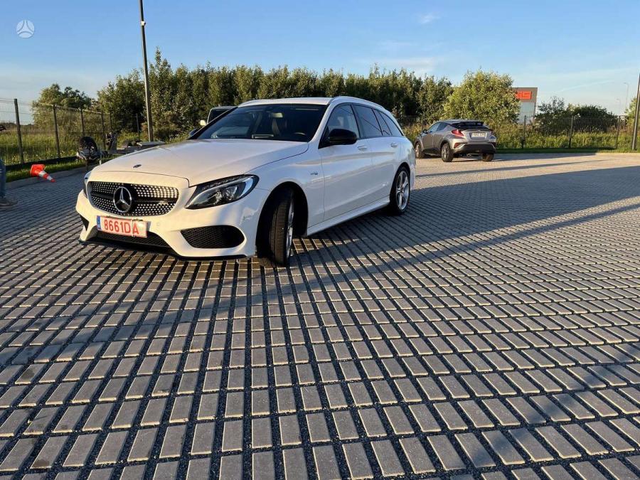 Белый Мерседес C43 AMG 2017 в Каунас, объемом двигателя 3.00 л и пробегом 147 тыс. км за 22990 €, фото 39 на AUTOMOTO.COM.LV