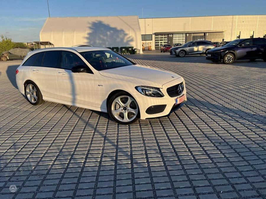 Белый Мерседес C43 AMG 2017 в Каунас, объемом двигателя 3.00 л и пробегом 147 тыс. км за 22990 €, фото 40 на AUTOMOTO.COM.LV