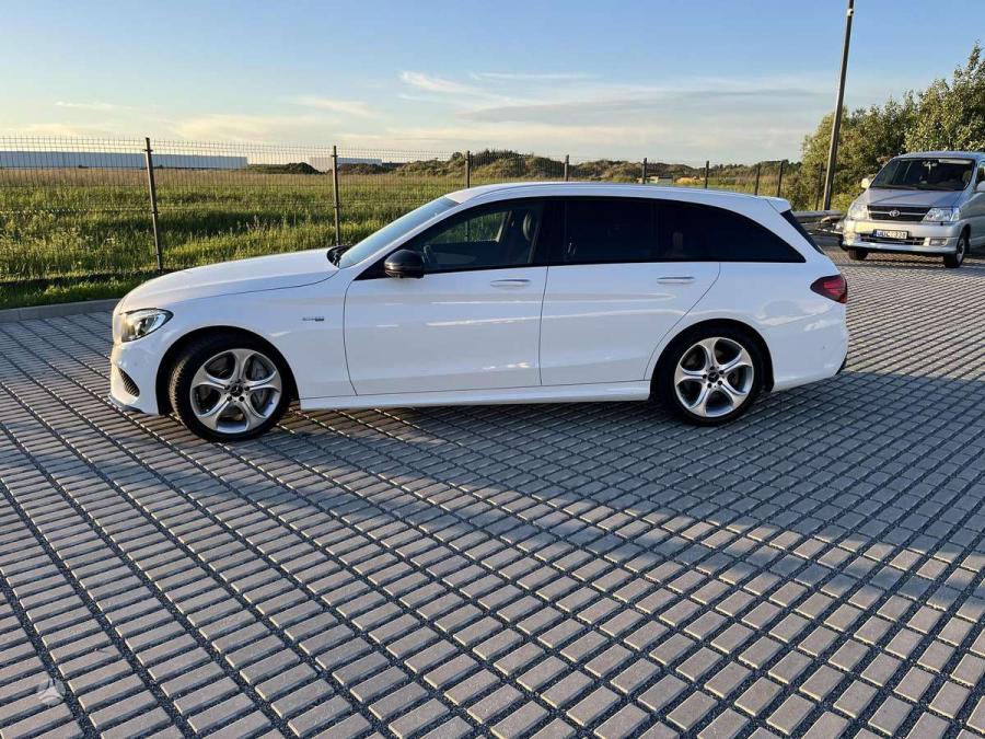 Белый Мерседес C43 AMG 2017 в Каунас, объемом двигателя 3.00 л и пробегом 147 тыс. км за 22990 €, фото 41 на AUTOMOTO.COM.LV