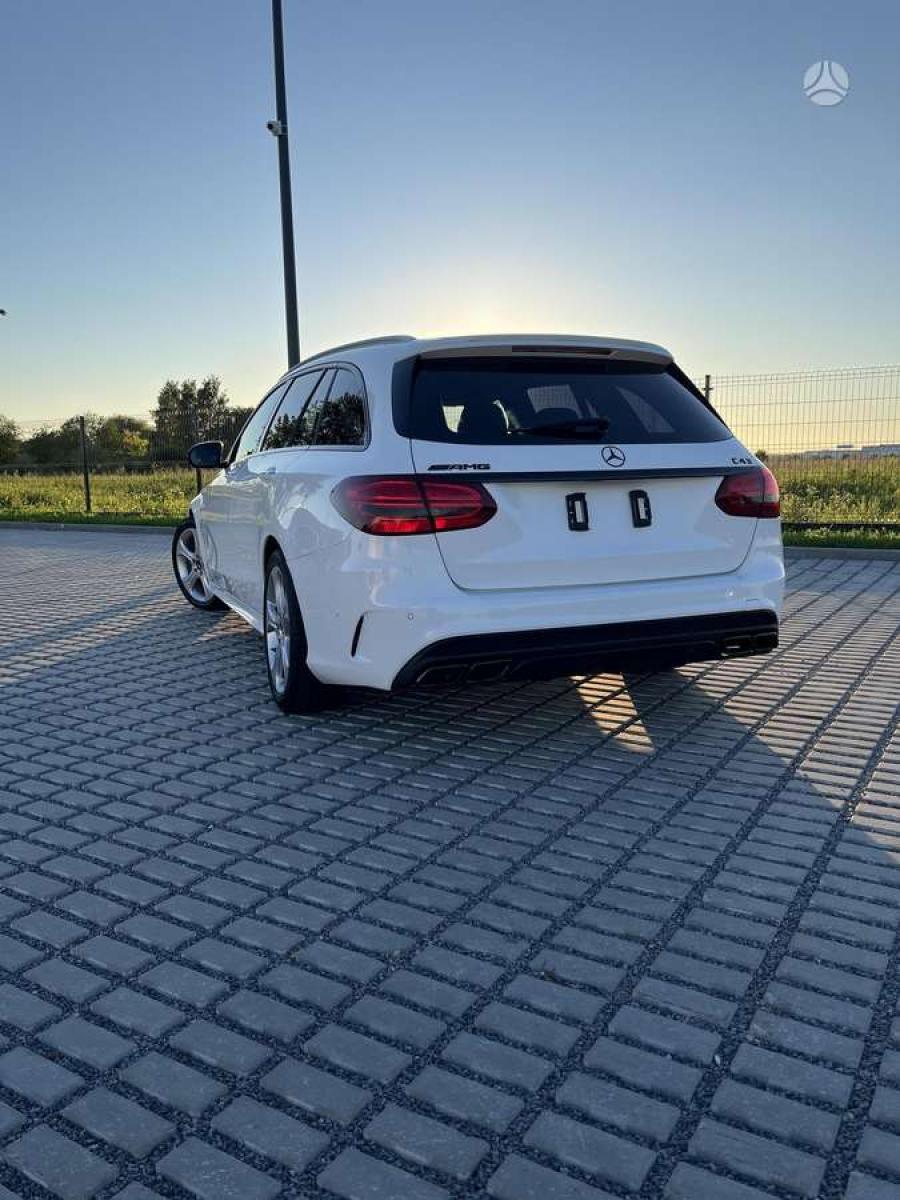 Белый Мерседес C43 AMG 2017 в Каунас, объемом двигателя 3.00 л и пробегом 147 тыс. км за 22990 €, фото 42 на AUTOMOTO.COM.LV