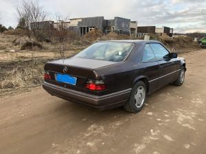 Brūns Mercedes-Benz CE 220 1994 Viļņa, ar dzinēja tilpumu 2.20 L un nobraukumu 338 tūkst. km par 4300 €, foto 3 vietnē AUTOMOTO.COM.LV