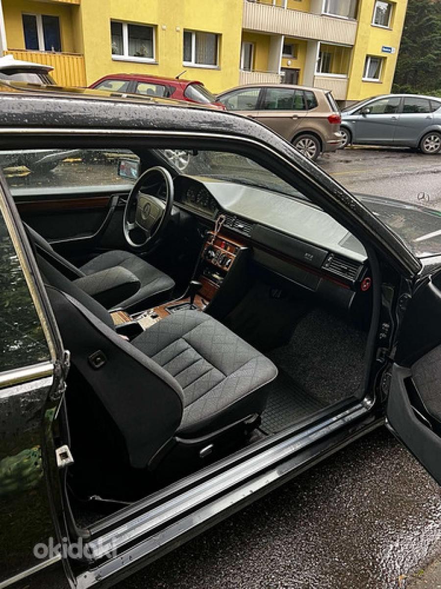 Mercedes-Benz CE 220 1994 in Tallinn, with an engine capacity of 2.20 L and mileage of 325 thousand km for 2200 €, photo 5 on AUTOMOTO.COM.LV