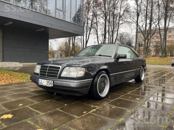Grey Mercedes-Benz CE 220 1994 in Rezekne, with an engine capacity of 2.20 L and mileage of 446 thousand km for 7000 €, photo 2 on AUTOMOTO.COM.LV